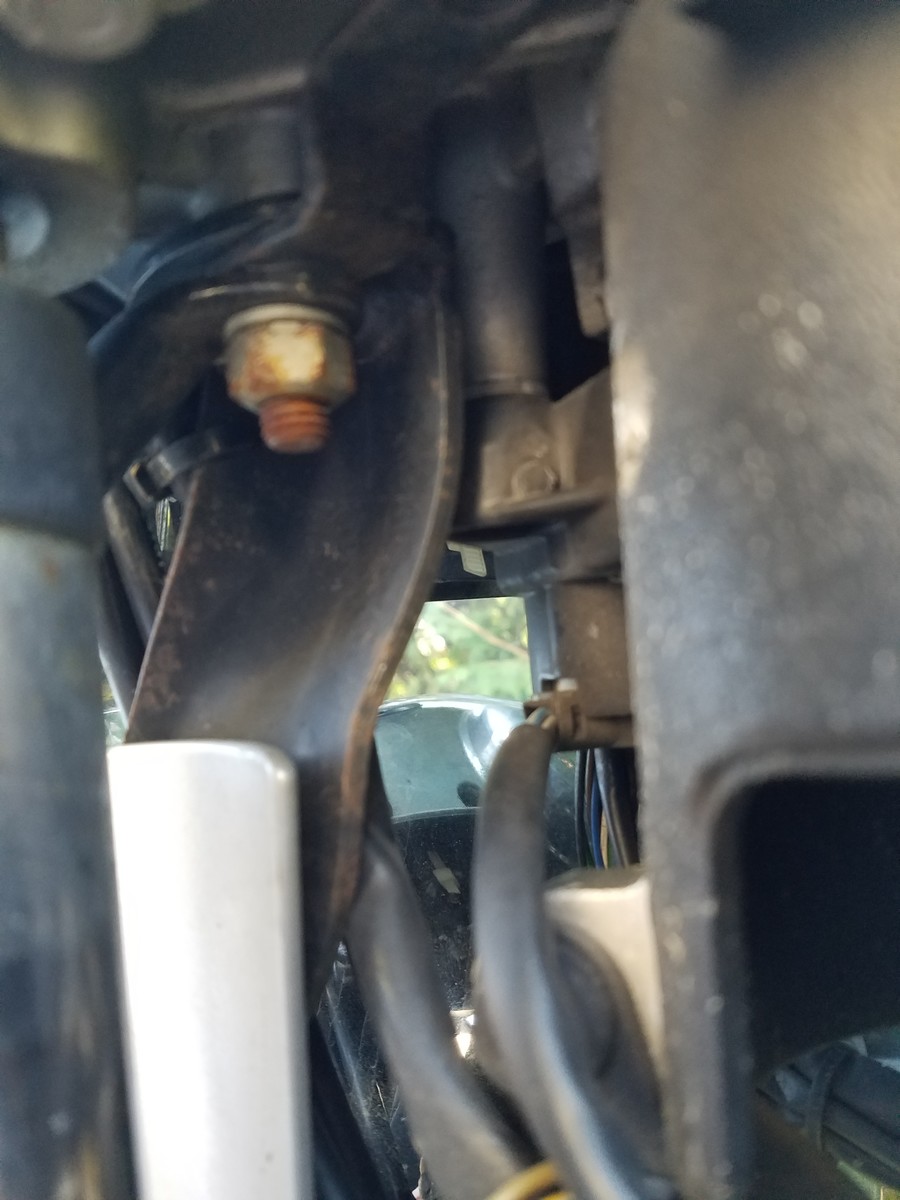 R1100R windshield question - Oilheads - BMWSportTouring