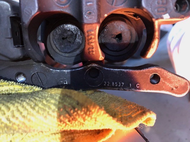 Rear caliper piston corrosion - Hexheads - BMWSportTouring