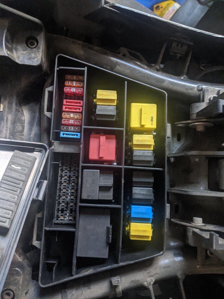Fuse and Relay Box identification - Oilheads - BMWSportTouring