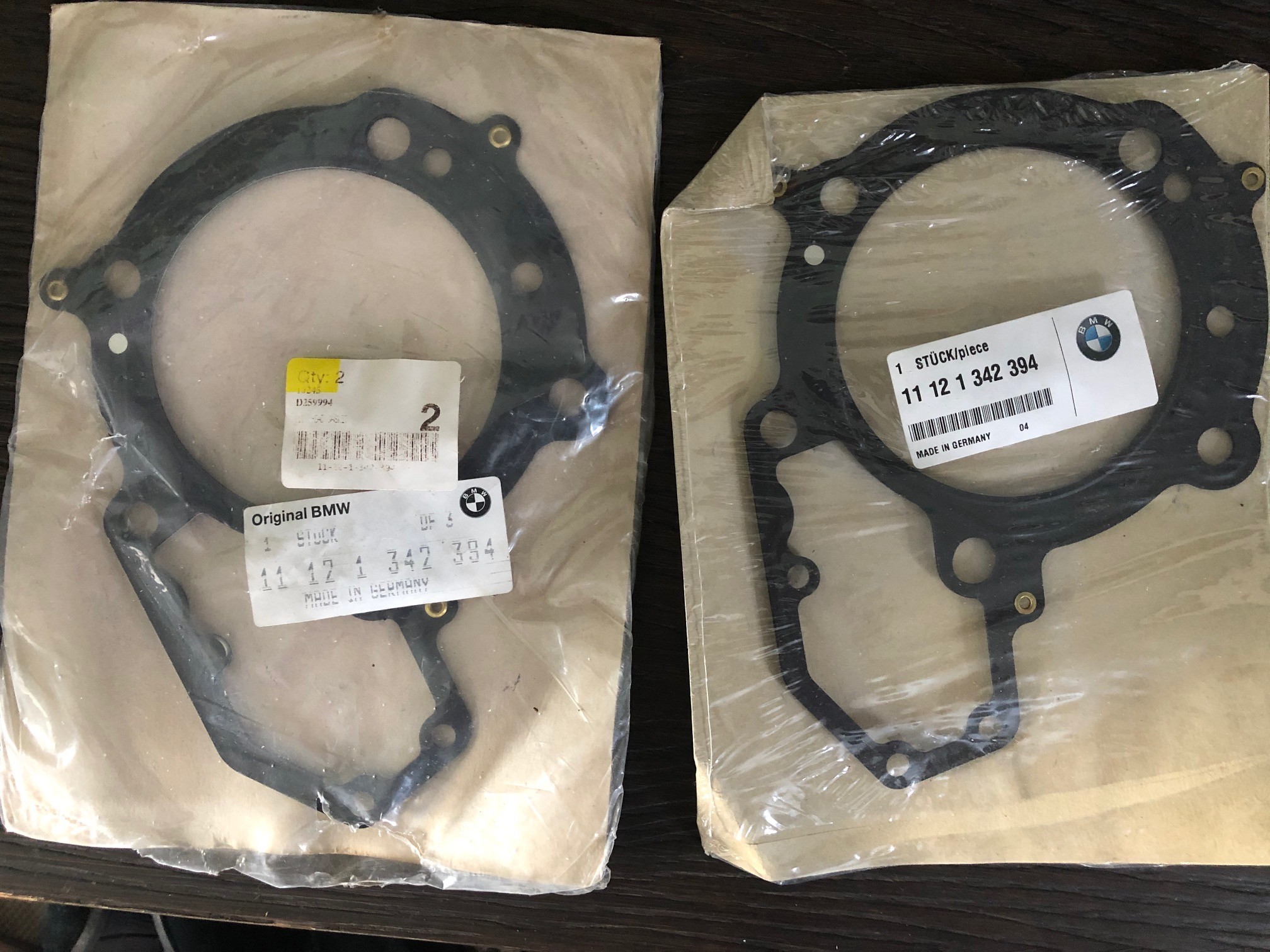 Oilhead Head gaskets L & R OEM - Parts and Accessories - BMWSportTouring