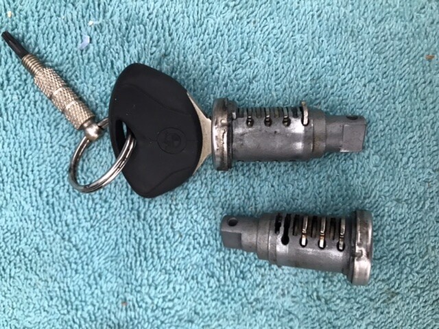 Cylinder locks for panniers or top case - Parts and Accessories ...