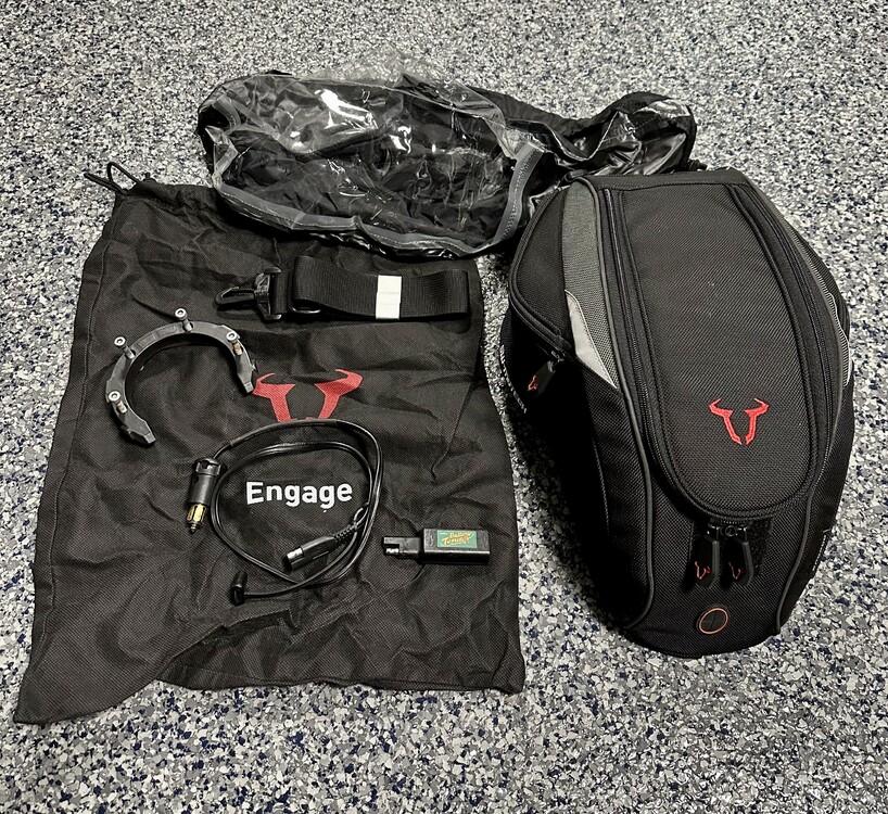 Tank Bag: SW-Motech EVO Engage - Parts and Accessories - BMWSportTouring
