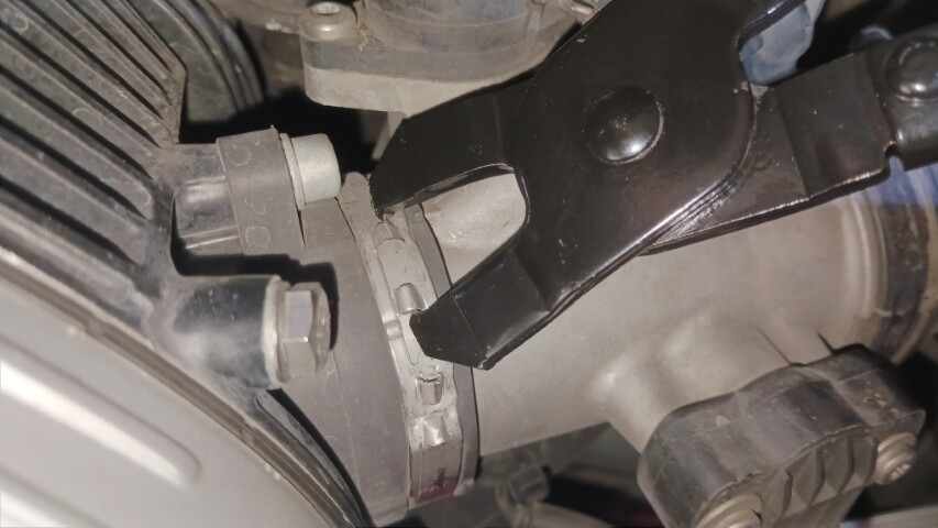 Throttle_body_cable_pulleys were cracked and replaced - Camheads ...