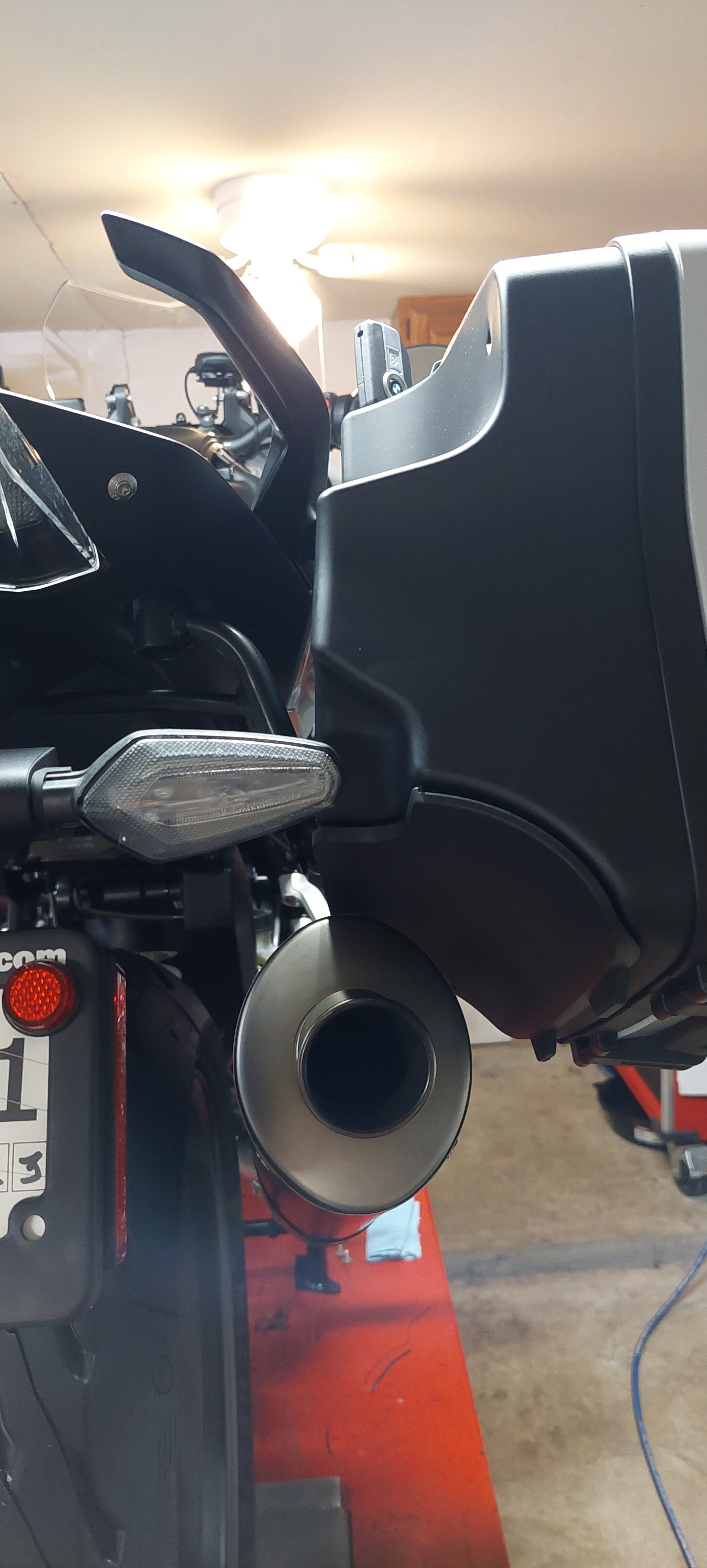 R1250RS full Exhaust photos to share - ShiftCam - BMWSportTouring