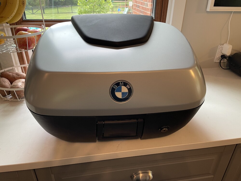 BMW 49L top case w/Kathy’s bags and key - Parts and Accessories ...
