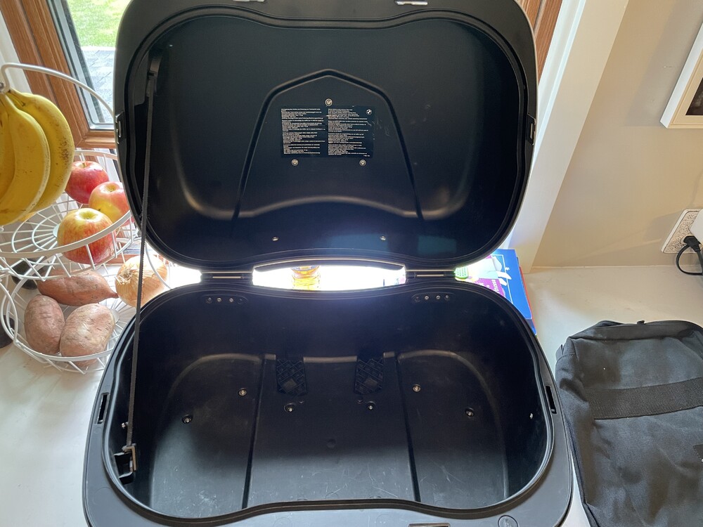 BMW 49L top case w/Kathy’s bags and key - Parts and Accessories ...