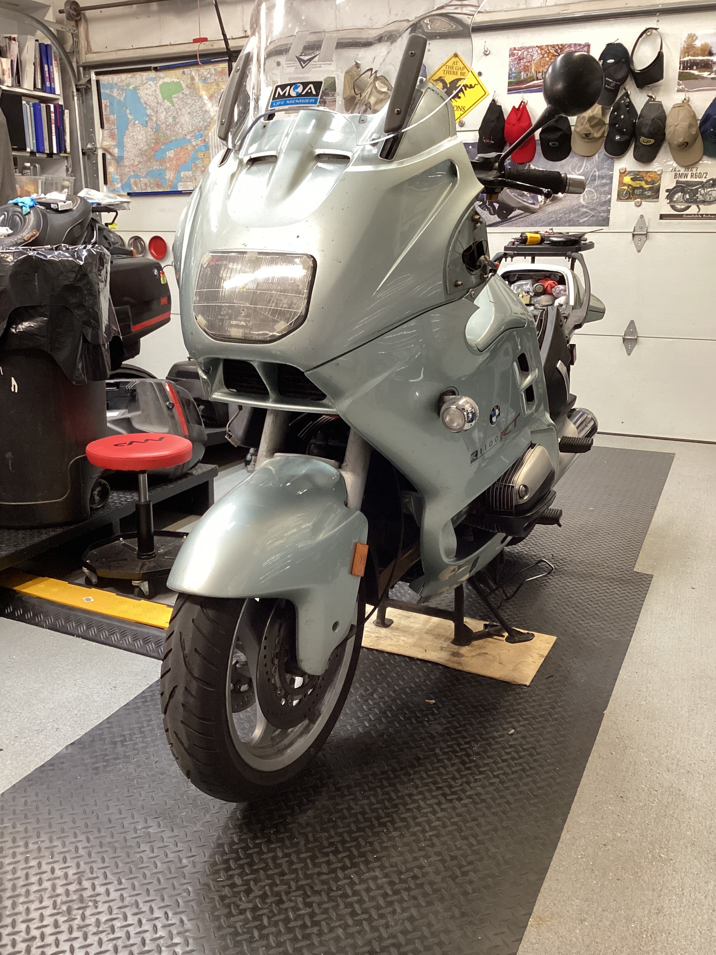 Front mounting location for Skene amber lights, R1100RT - Oilheads ...