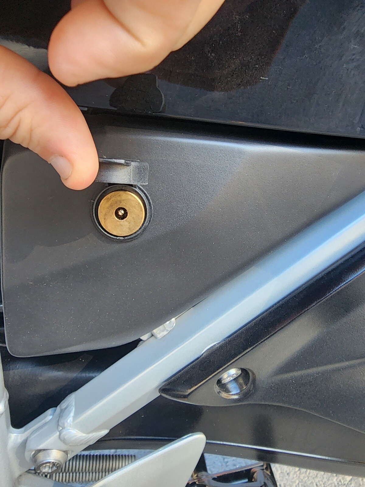 Powerlet sockets: keep, or replace? - Bike Related Things - BMWSportTouring