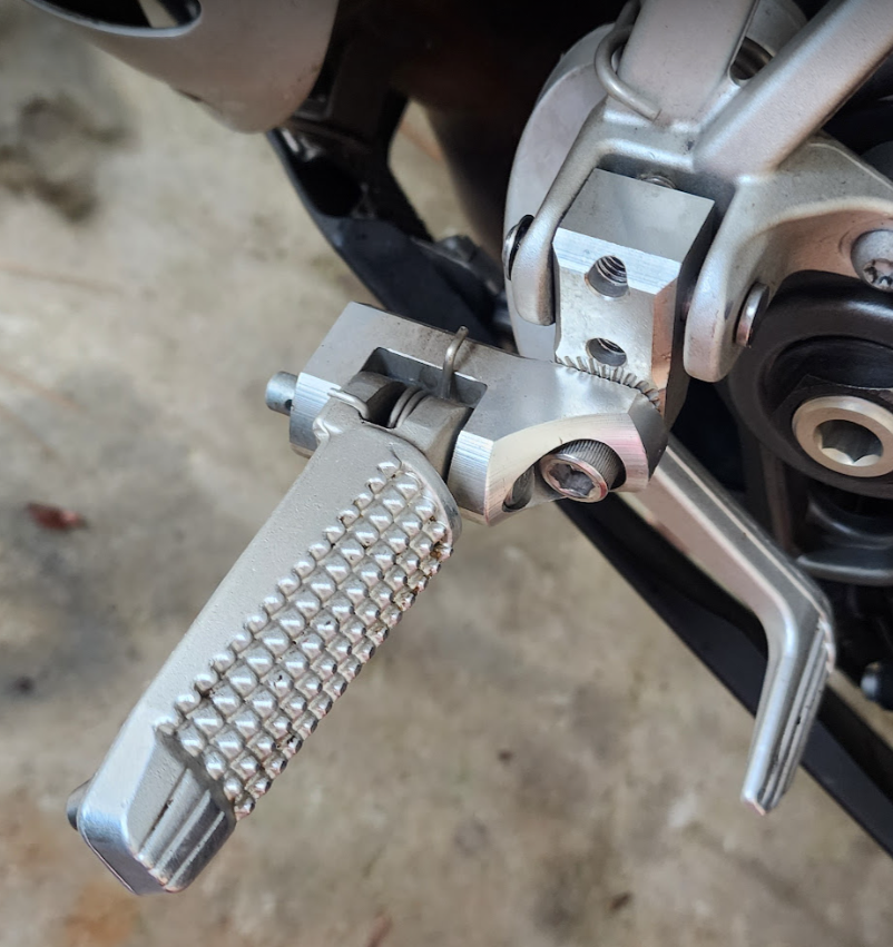 WTB: Riders Footpeg Lowering Kit for 2002 R1150R - Parts and ...