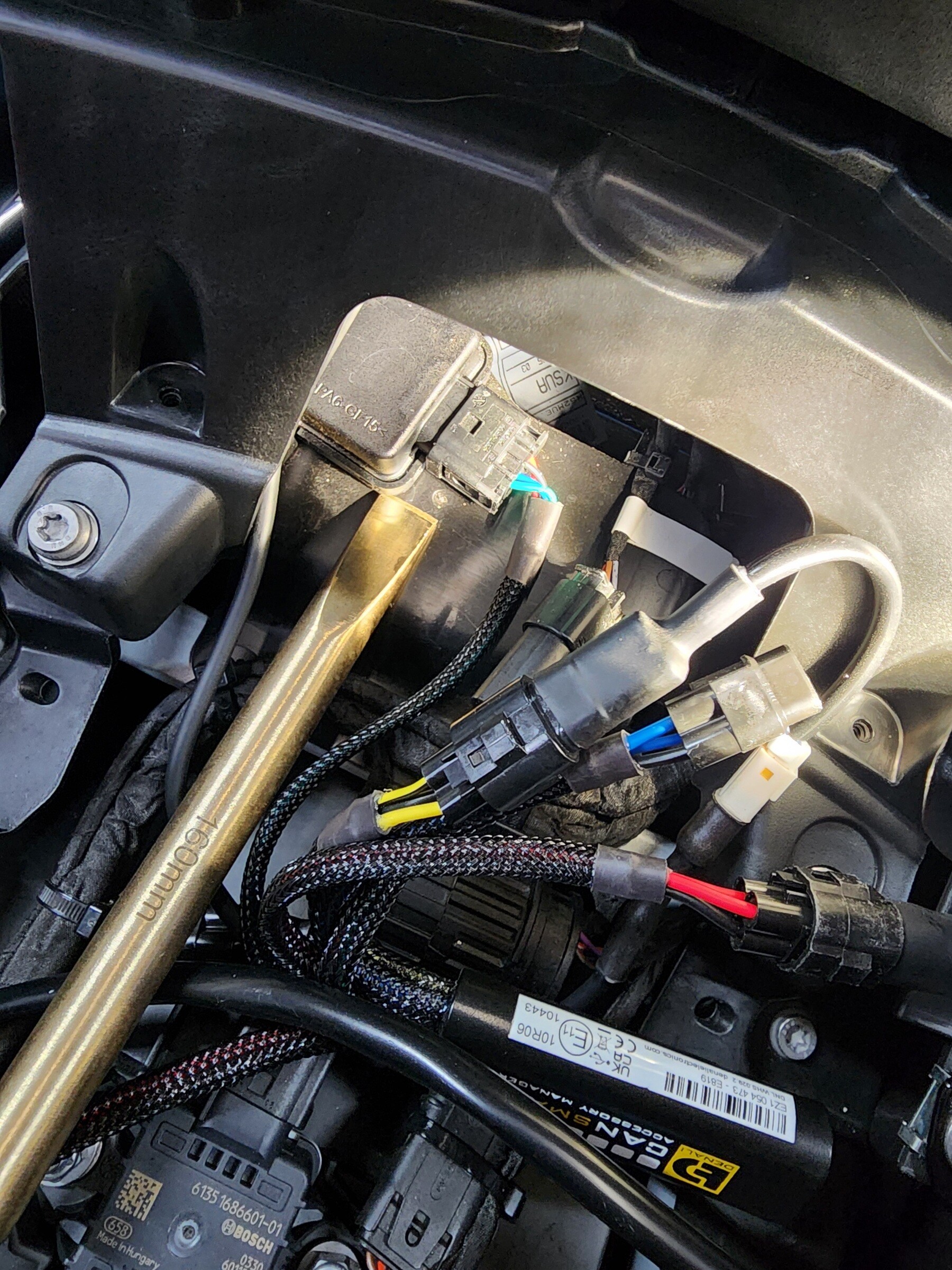 Is this where you wire accessories? - ShiftCam - BMWSportTouring