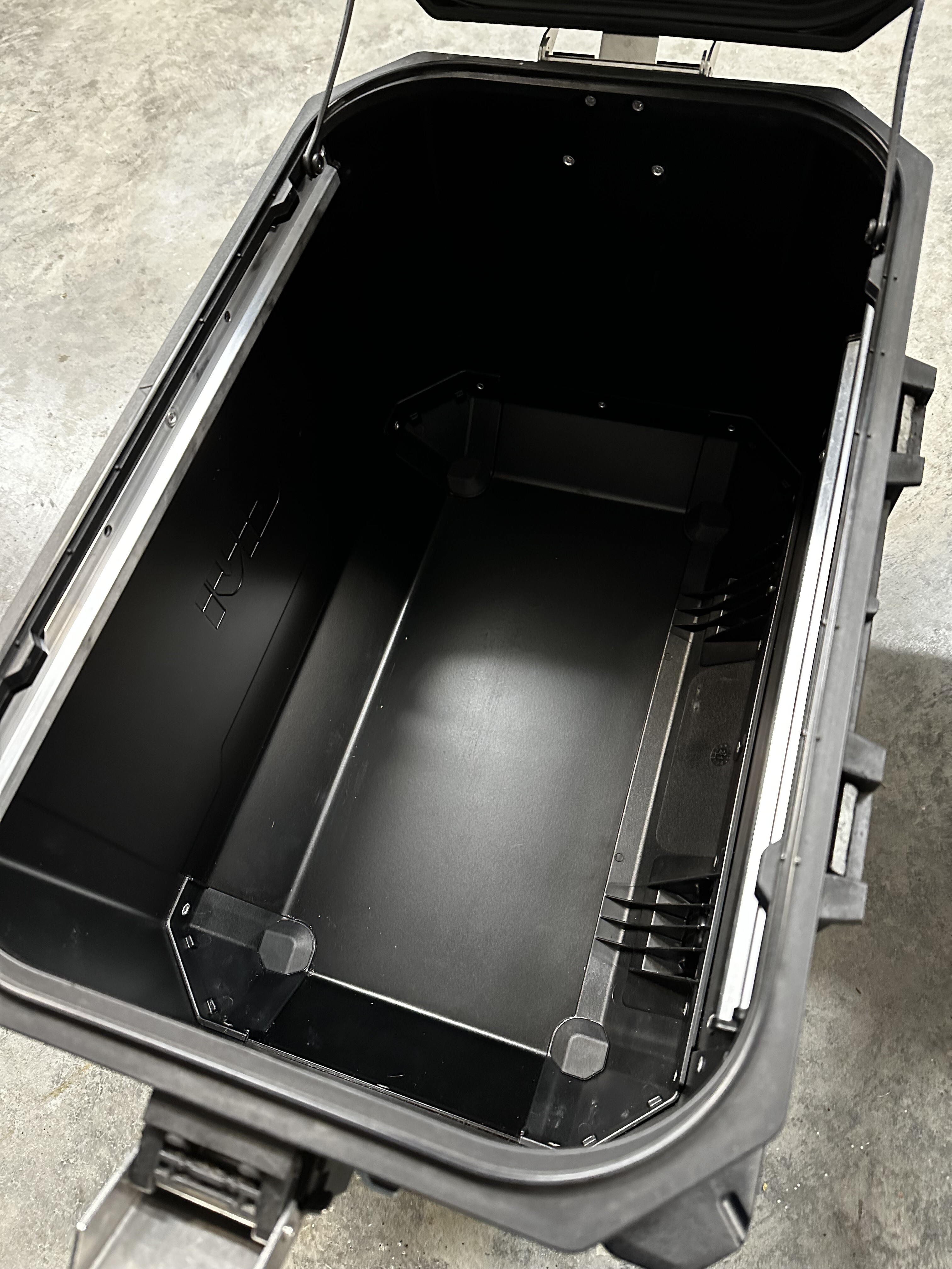 Givi Out Back Trekker Cases and Hardware - Parts and Accessories ...