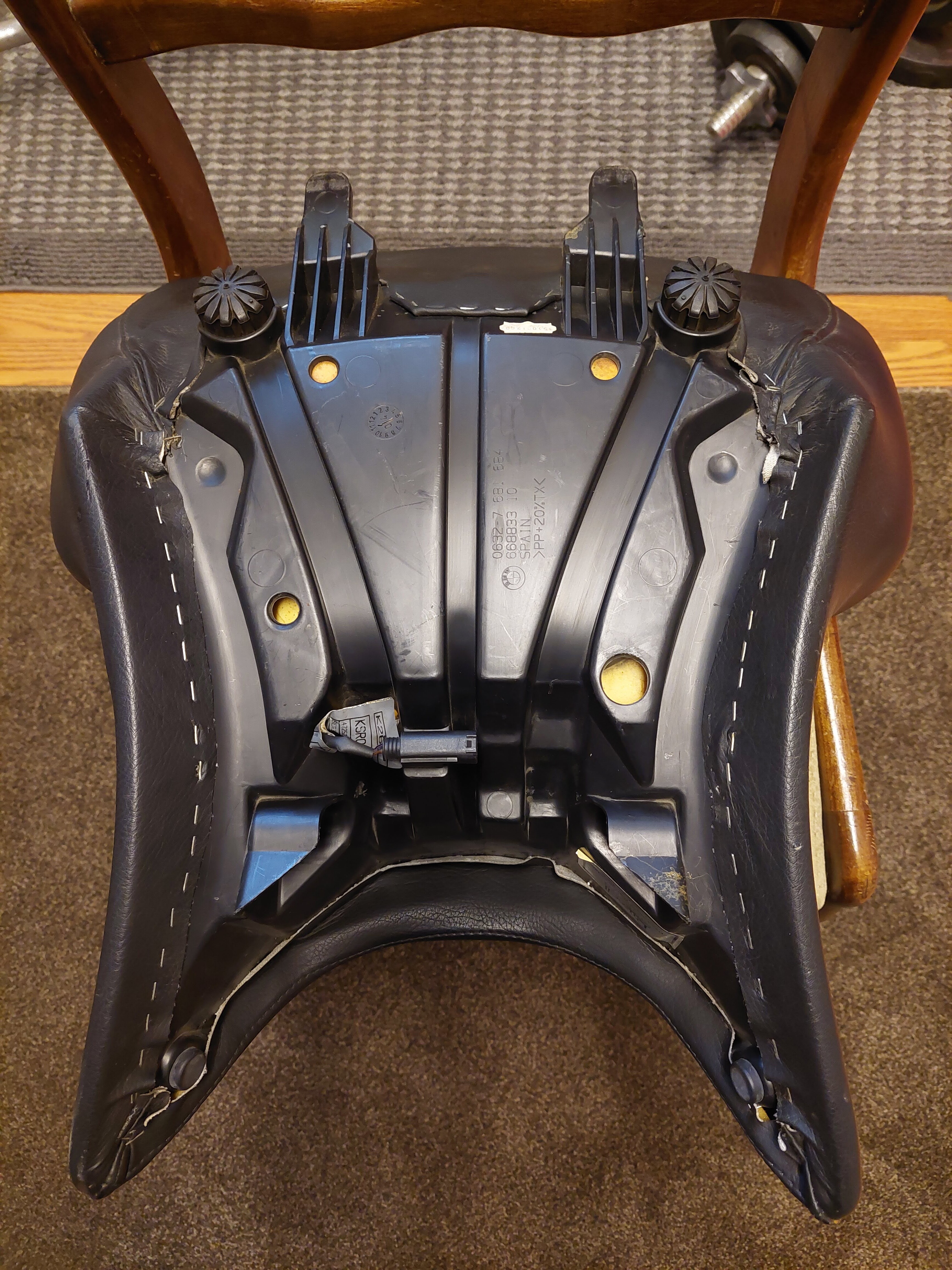 SOLD - For Sale: Russell Day Long Seat for 2005-2013 R1200RT - Parts ...