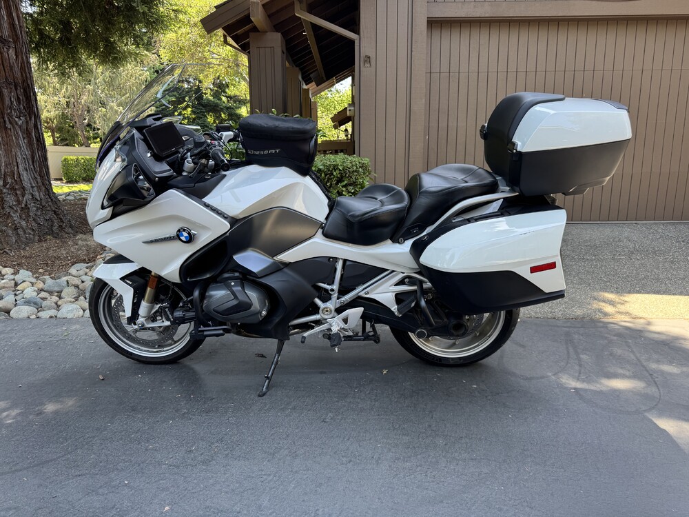 FS 2022 BMW R1250RT w/Russell seats, White, 12,000 miles, Sacramento ...