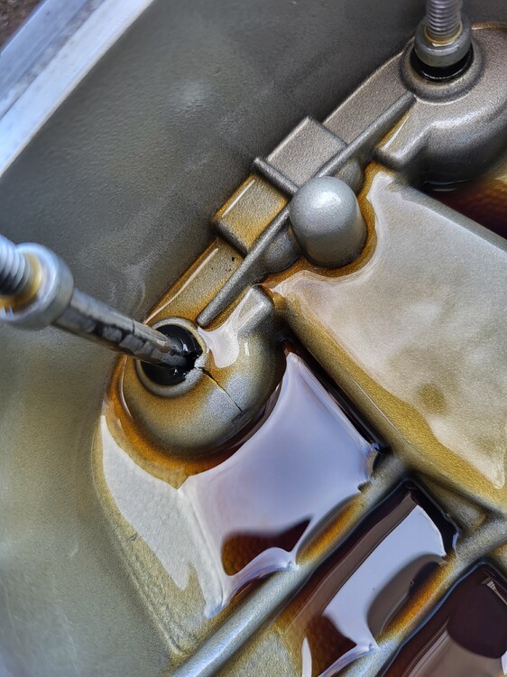 Valve cover crack repair - Oilheads - BMWSportTouring