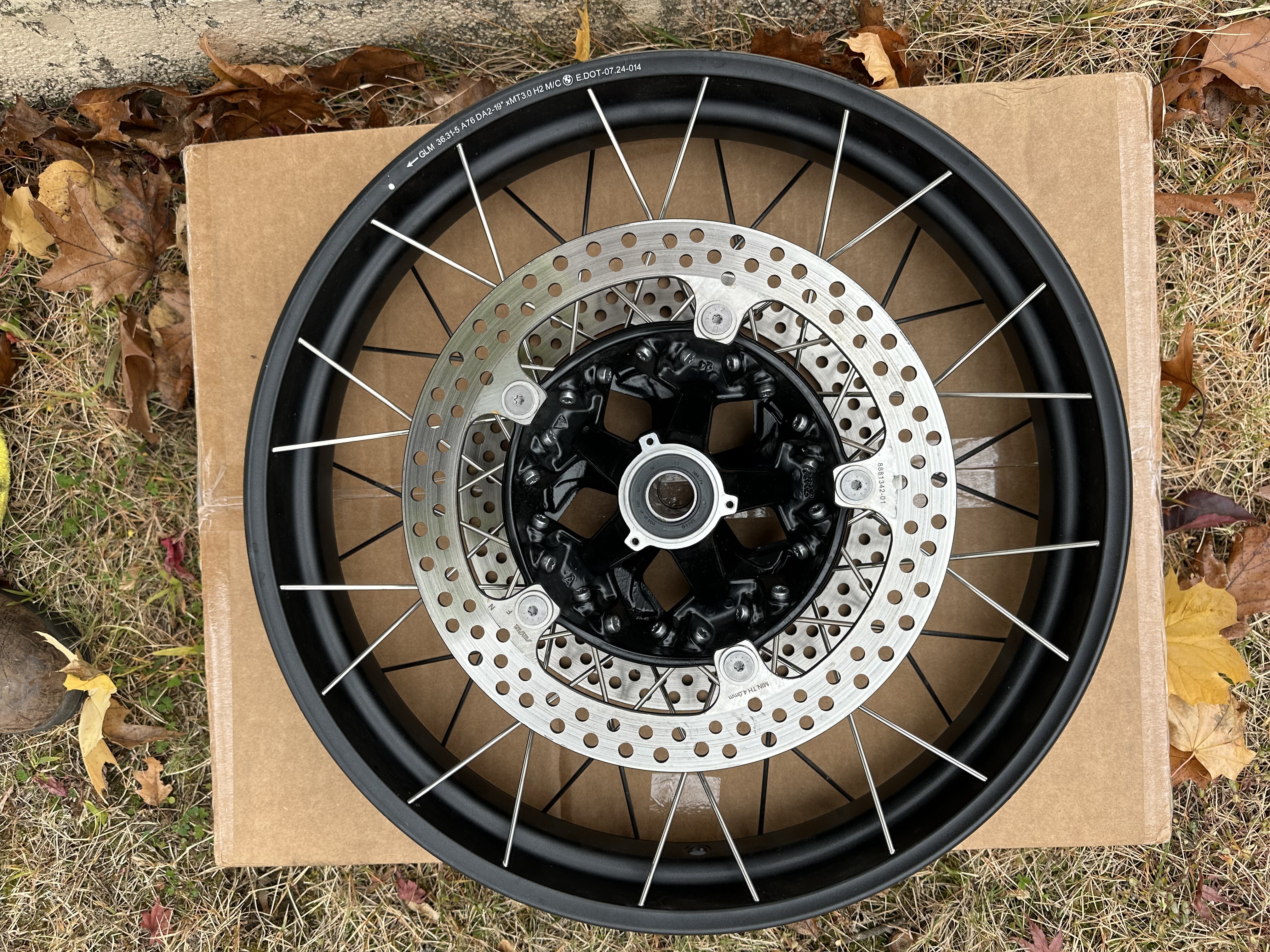 FS spoked wheels from a 2025 R1300GS triple black - Parts and ...