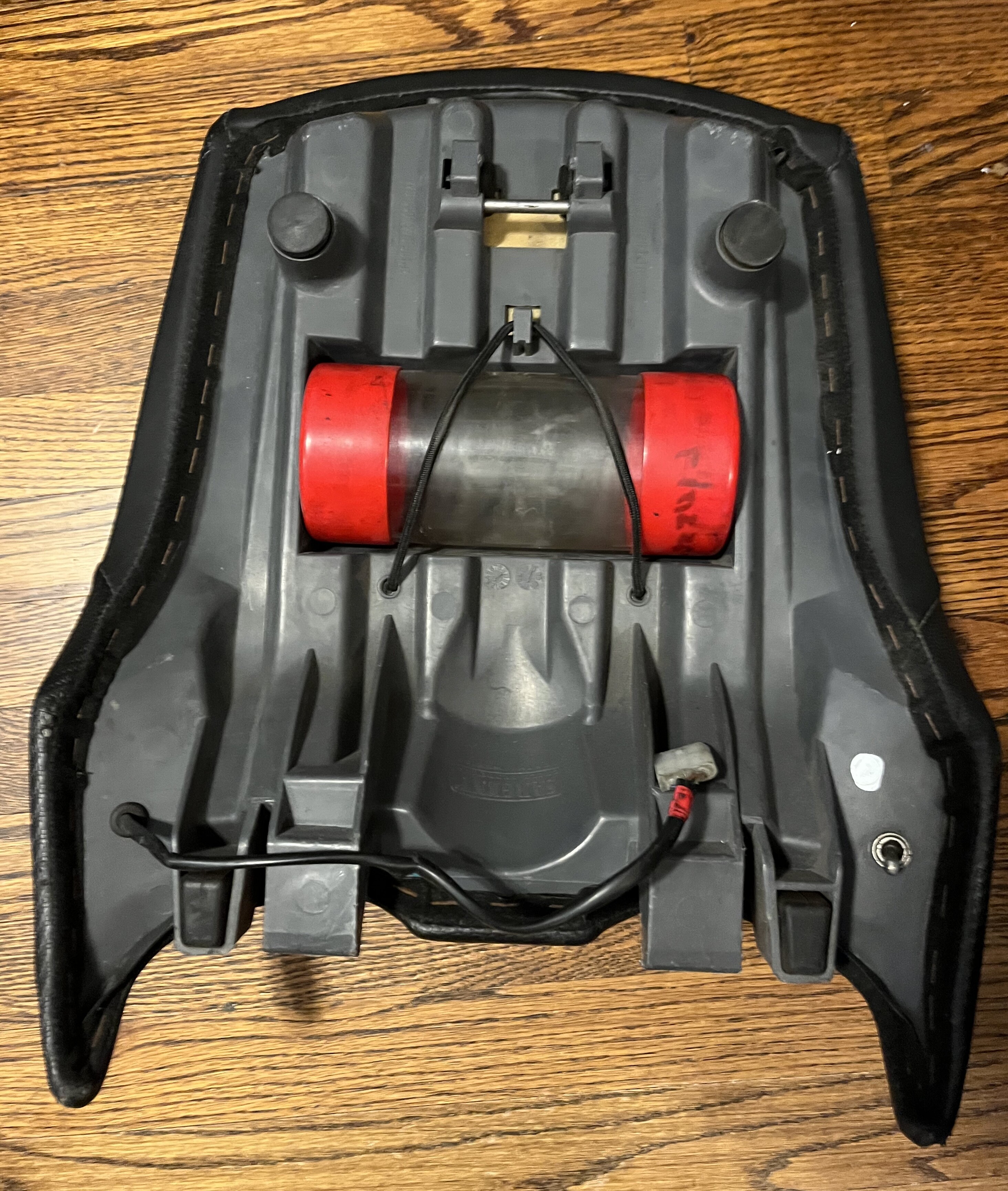 Sargent heated seat Hexhead Camhead driver & passenger - Parts and ...